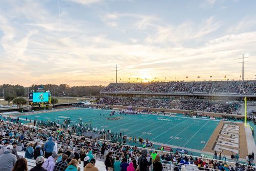 This college football team is offering free hot dogs, nachos and ...