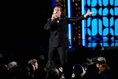 Keanu Reeves seemed pumped to be a small part of Jonathan Groff's Tony ...